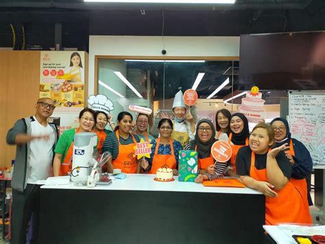 Bells Our Advanced Cake Making Class At Suntec City Is Filled With The Aroma Of Happiness 🎂