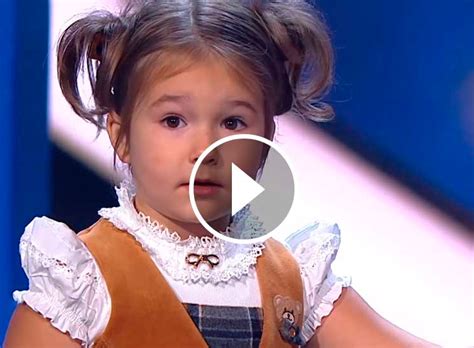 Удивительная Белла! В 4 годика знает 7 языков