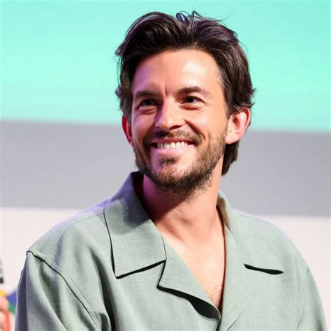 Jonathan Bailey Biography 2025 Age, Height, Weight, Net Worth, Salary ...