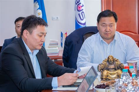 ЗОРЧИГЧ ТЭЭВЭР ХОЁР