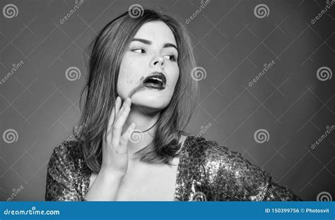 Pozaziemski Seksowna Kobieta W Splendor Sukni Zmys Owa Dziewczyna Z