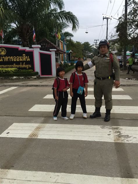 ขับรถผ่านหน้าโรงเรียนห สภ บางสะพาน จังหวัดประจวบคีรีขันธ์