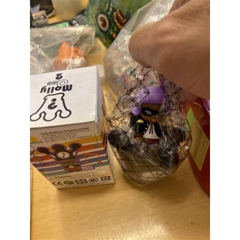 Molly 公仔2隻ㄧ起賣 蝦皮購物