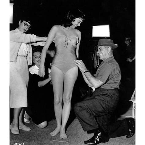 Carolyn Jones Swimsuit Photo Print 8 X 10 Item Dap14715