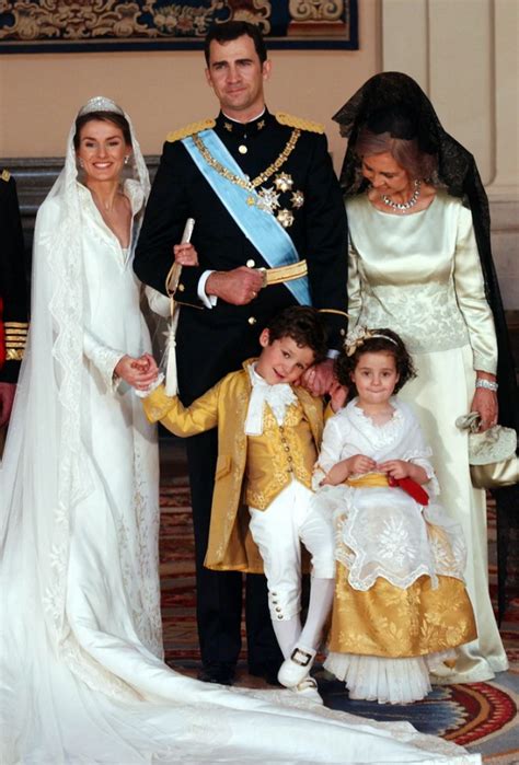 Скандал тресе Испания Кралица Летисия от години имала връзка със зет си искала дете от него