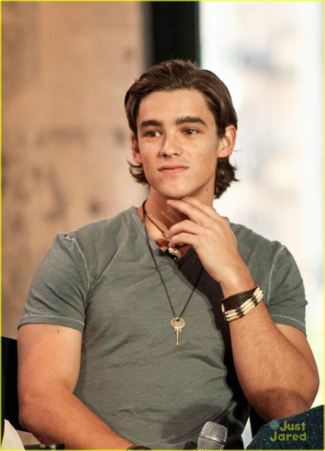 Cameron Monaghan Keeps It Sharp At The Giver NYC Premiere Photo 706195 Photo Gallery