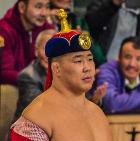 Шижирбат Чамайг чинь хүмүүс наадам зохион байгууллаа гэж ярж байна шүү дээ 🤭 Эх сурвалж