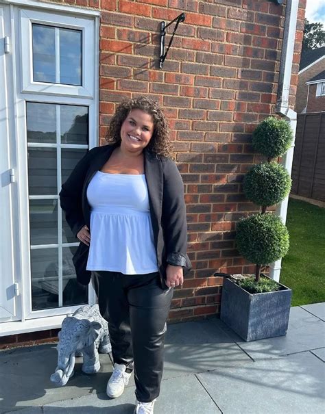 Goggleboxs Amy Tapper Wows Fans As She Shows Off Epic Weight Loss In Leather Trousers Daily Star