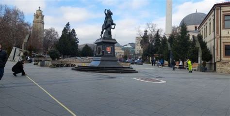 БИТОЛСКИОТ ПЛОШТАД МАГНОЛИЈА ЗИМАВА ЌЕ СТАНЕ ЛИЗГАЛИШТЕ Сакам Да Кажам