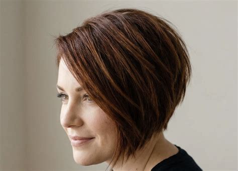 24 Auburn Shade Shoulder Length Layered Cuts For Women 40 Plus