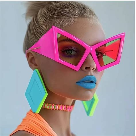 Сьогодні до Мукачева прибув евакуаційний потяг який доставив мешканців Дніпропетровської та