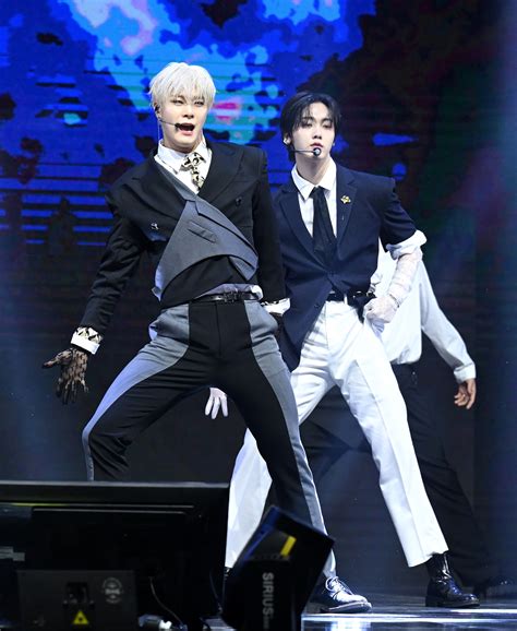 [y현장] 컴백 문빈and산하 향으로 휘감은 섹시 유니버스 종합 Ytn