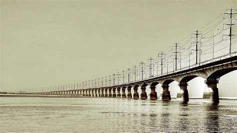 আজ থেকে যমুনা সেতুতে চলবে না ট্রেন