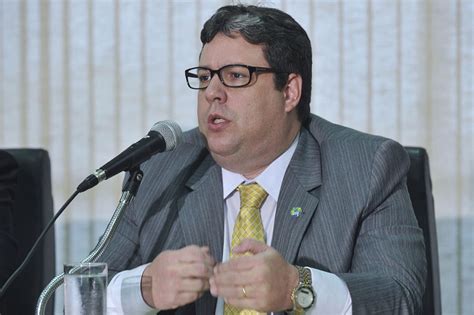 paulo roberto dos santos pinto é nomeado como secretário do regime