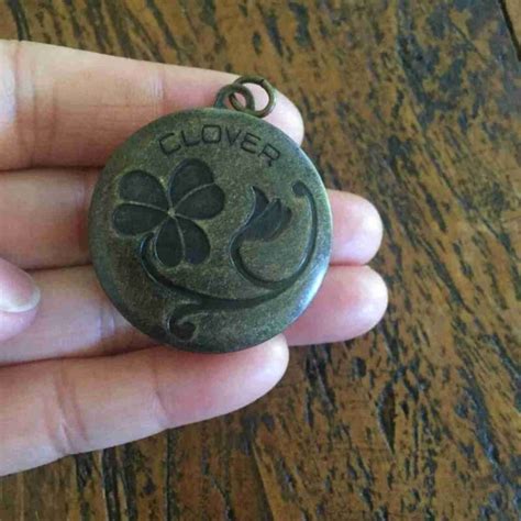 Needle Sharpener And Polisher By Clover