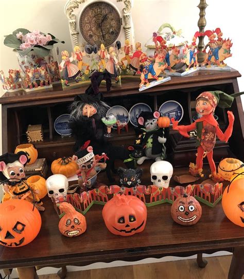 Pin By Junkyard Jewels On Annalee Dolls Holiday Fun Halloween Halloween Wreath