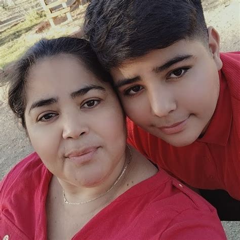 Roxana Morales Youtube