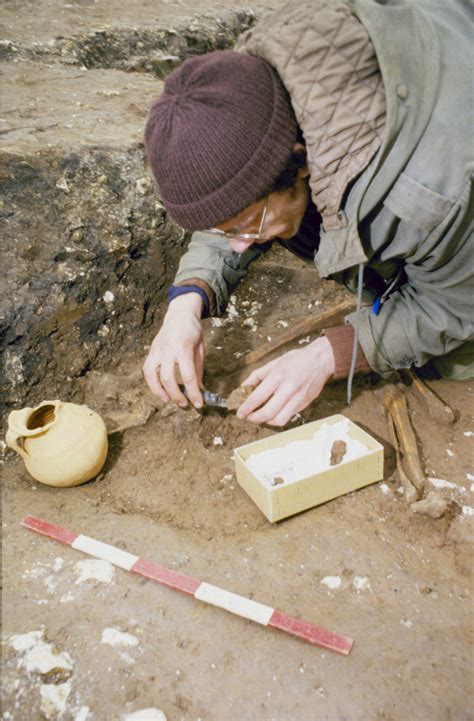 Dead And Buried The Archaeology Of Death And Burial North