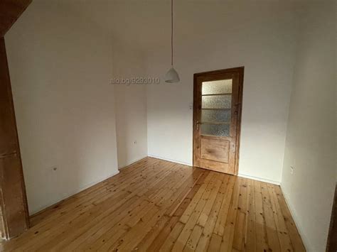 София Под наем офис в Центъра Офис 95 квм Междинен етаж Магазини