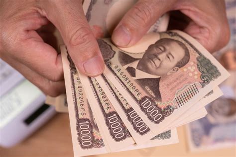 【6月から年金増】《申請しないともらえない》2カ月に一度年金に上乗せして支給される「年金生活者支援給付金」平均給付月額はいくら？ 2025年度は増額改定で【2 7％増える】 Limo
