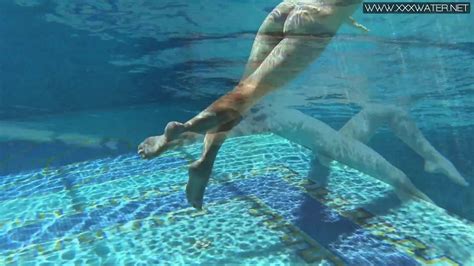 Nicole Pearl The Most Milf In The World Swimming