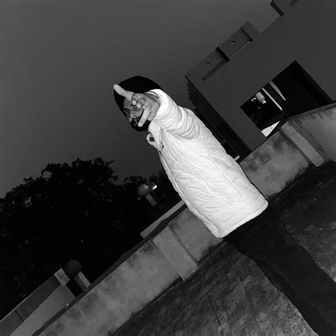 🅰🆁🅰🅽 🄳🄴🄴🄿 Varandeep • Threads Say More