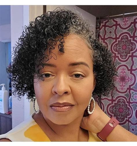 18 Youthful Short Natural Haircuts For Black Women Over 50 Natural