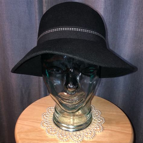 Amanda Smith Accessories Amanda Smith Wide Brim Wool Cloche W Bow