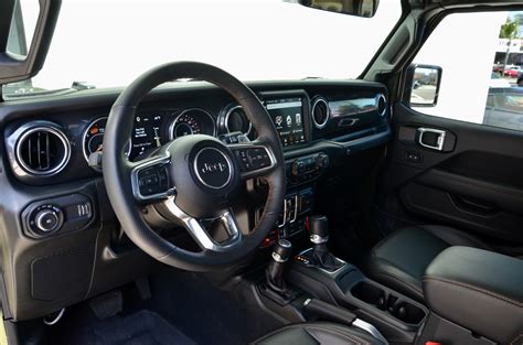 Interior Del Jeep Wrangler Rubicon 2023