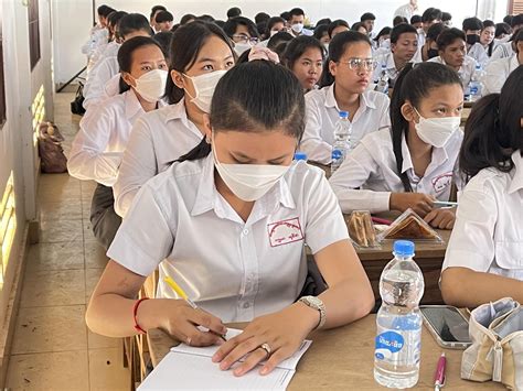 រូបភាពសកម្មភាព លោក សាត់ សុវណ្ណ អគ្គនាយករងនៃអគ្គនាយកដ្ឋានអប់រំ ព័ត៌មាន និងទំនាក់ទំនងសាធារណៈ