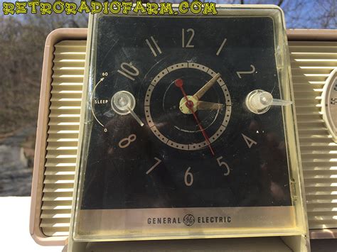 Sold Dec 2 2016 Bluetooth Mp3 Ready Taupe And Ivory 1959
