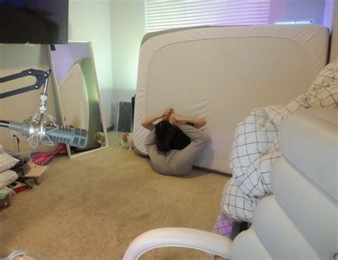 Aria Is Flexible R Offlinetvgirls