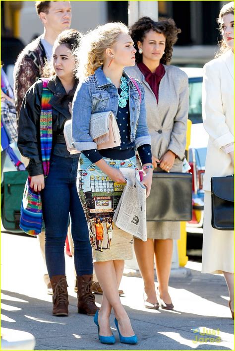Annasophia Robb Current Events Reader On Carrie Diaries Set Photo