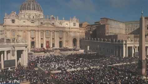 Започна погребната миса за папата Франциск емоции и солзи на плоштадот Свети Петар Алсат ТВ