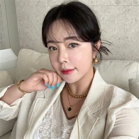 뷔뷔 Mini Kong • Threads Say More