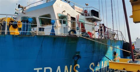 চট্টগ্রাম বন্দর ছেড়েছে ভারতের ট্রানজিট কনটেইনারবাহী জাহাজ