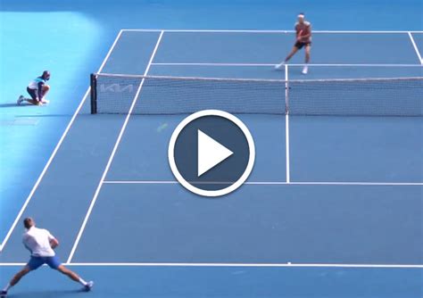 Watch Djokovic Entertains The Spectators With A Great Backhand Passing Shot During His Contest