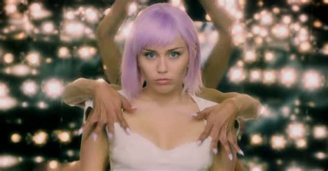 Miley Cyrus Reveals How She S Been Practicing Safe Sex During COVID Pandemic Maxim
