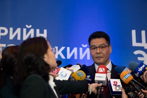 Эрүүл мэндийн сайд асан С Энхболд ЭМДЕГ ын даргаар томилогджээ