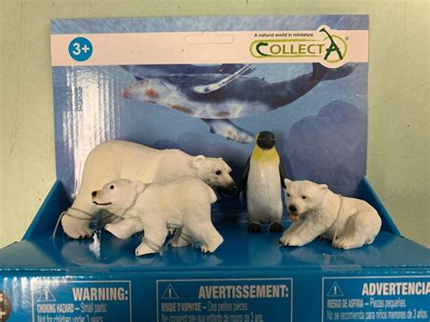 Collecta Polar Bear 88214 2 Cubs And Emperor Penguin Boxed Set