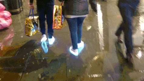 обувь гиф анимация гифки ПРИКОЛЬНЫЕ  анимашки смешные