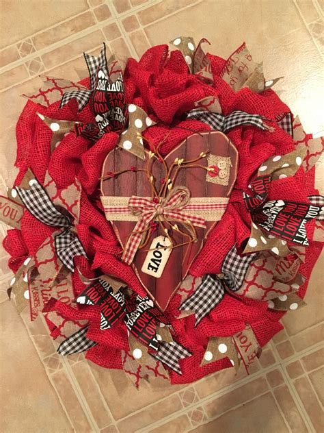Red Burlap Valentines Wreath With Large Wooden Heart Etsy Valentine