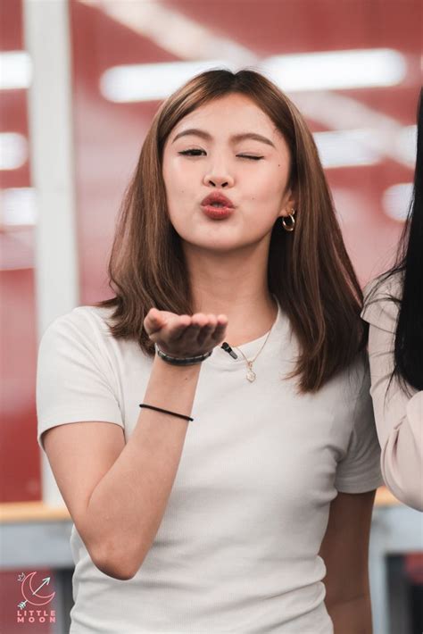 Bini Maloi 📸arooo48🐦 Cute Makeup Looks Pretty Selfies Best Fb