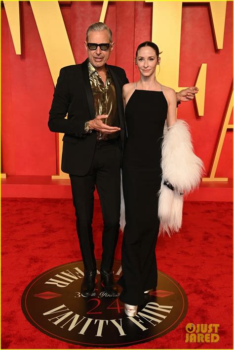 Wicked Stars Jonathan Bailey And Jeff Goldblum Arrive In Style For Vanity Fair Oscars Party 2024