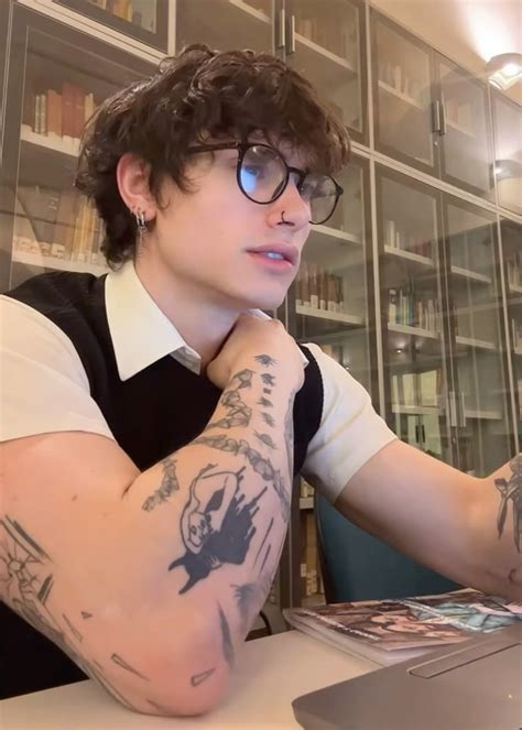Model Credits Sighkeeeee On Tik Tok — Model Hotguy Indie Tattoo