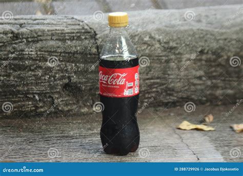 Refreshing Coca Cola Drink Editorial Photo Image Of Soda 288729926