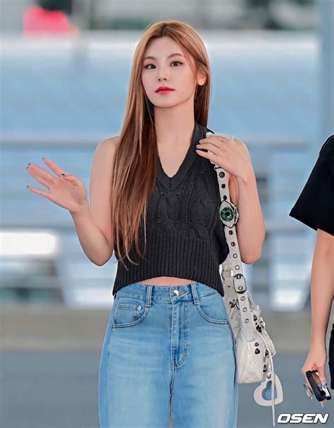 230819 Yeji Ryeji