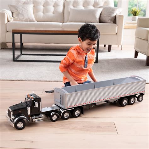 Big Farm Peterbilt 116 Scale Model 367 Semi Truck Toy With Grain