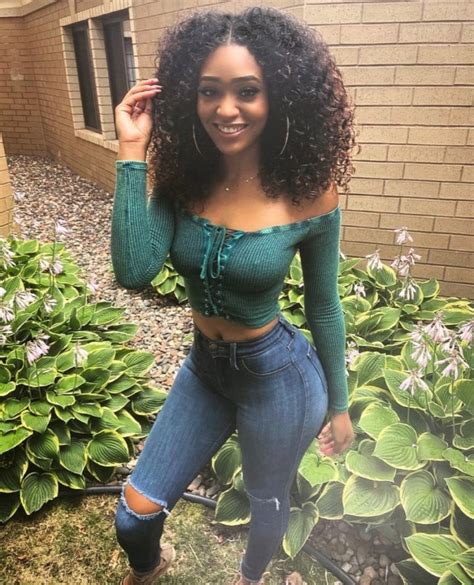24 Pretty Ebony Instagram Babe Lashae Monique Tight Top And Jeans