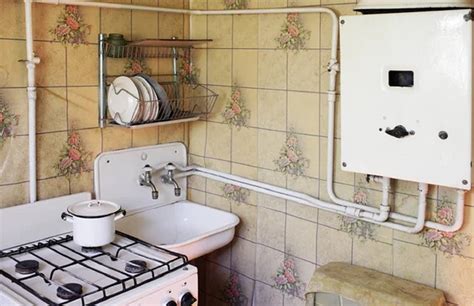 Хіба може бути гірша старість аніж при живому синові жити в будинку для літніх людей Блискавка